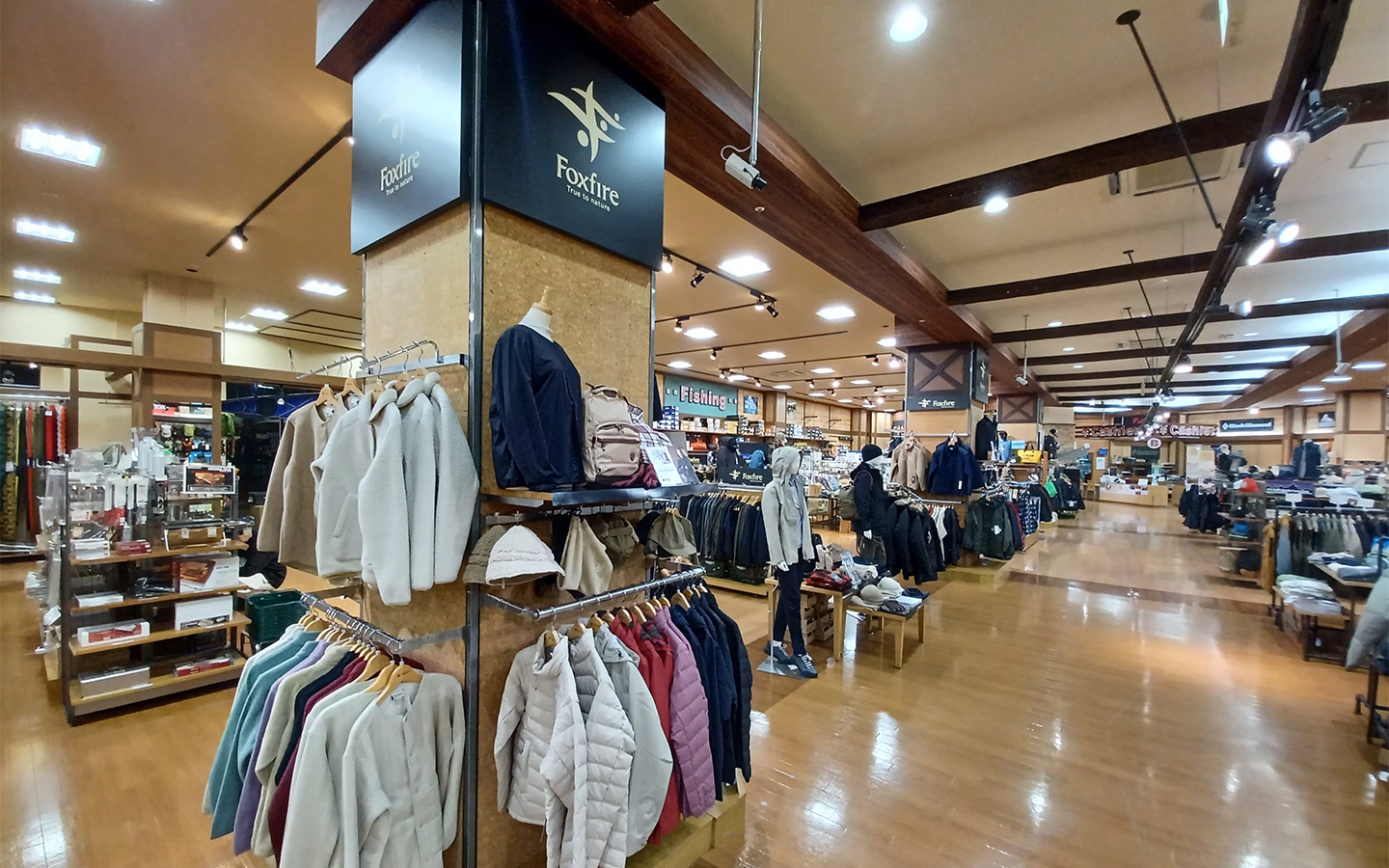 WILD-1印西ビッグホップ店内にFoxfireコーナーがオープン